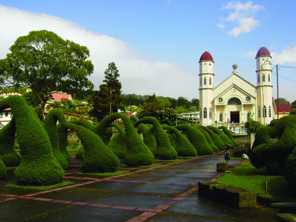 Parque de Topiarios de Zarcero en Costa Rica - Passport Travel Magazine